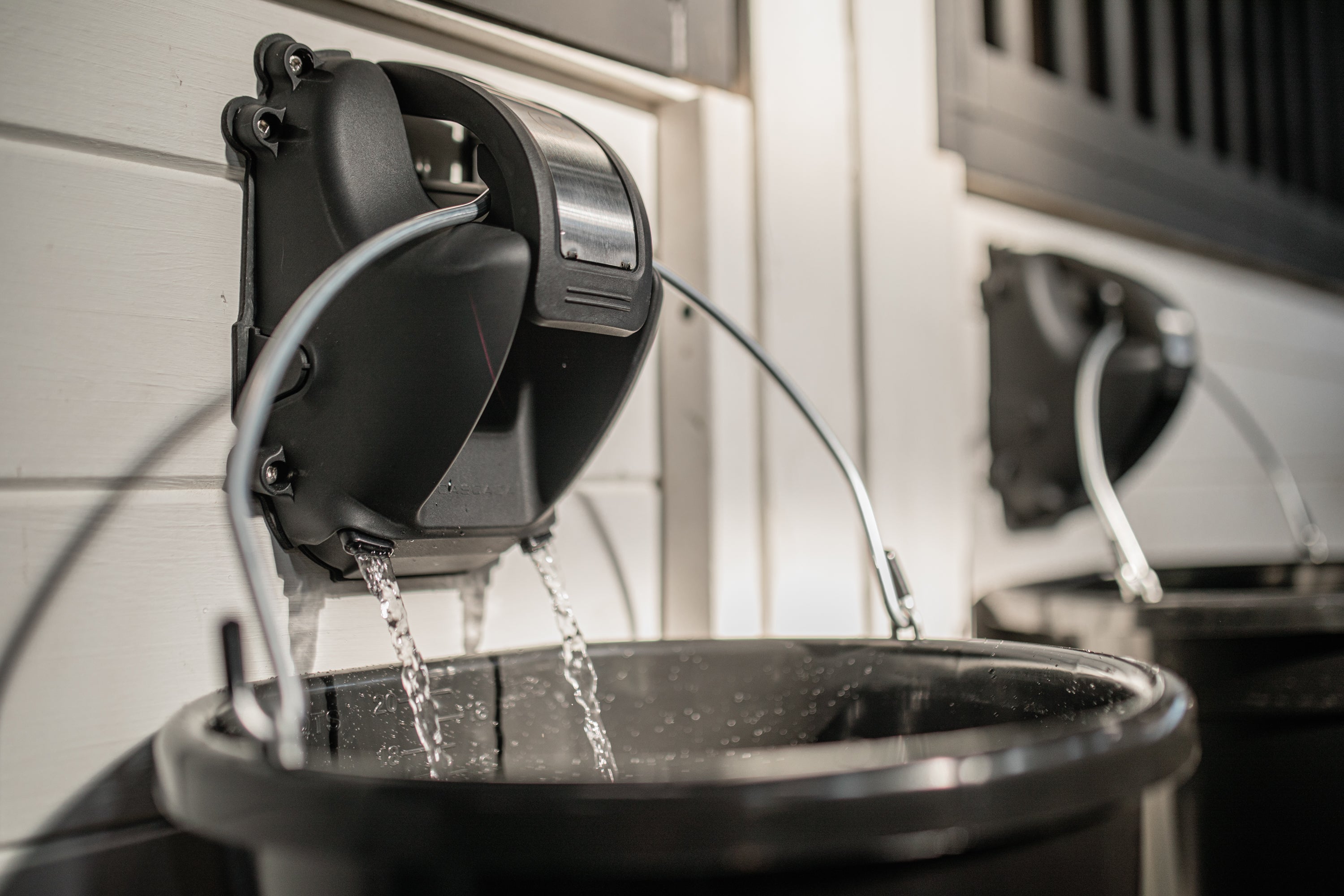 Cascada Automatic Horse Waterer